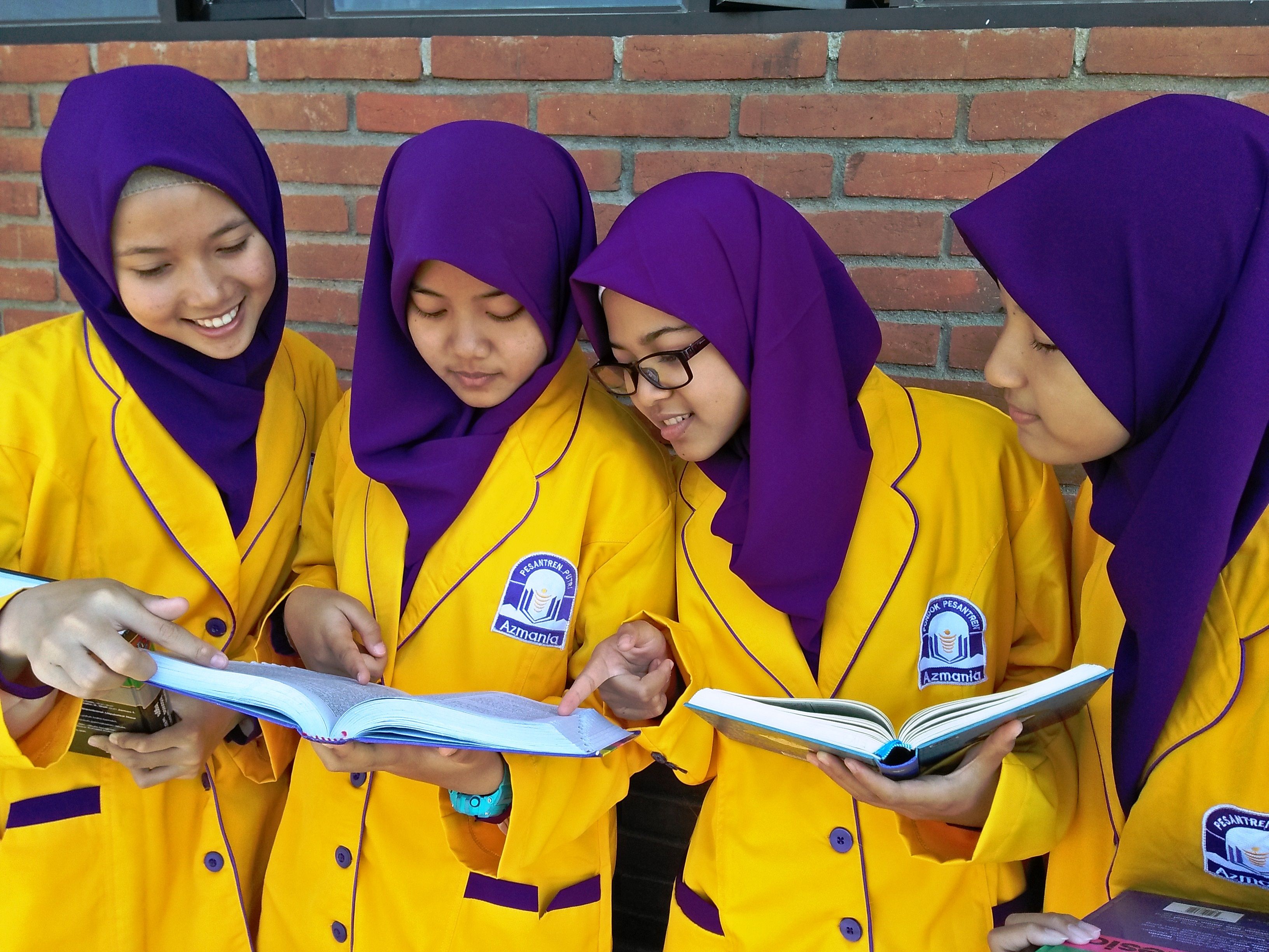 Pondok Pesantren Azmania – Ikhlas dan Profesional